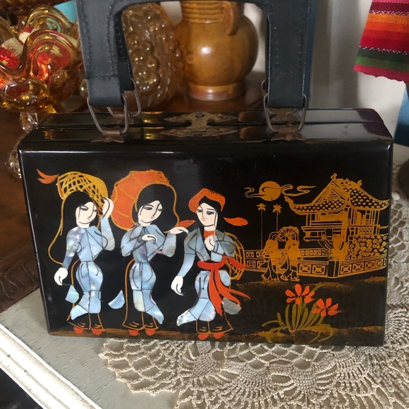 Vintage | Bags | Vintage Black Lacquer Handpainted Box Purse With ...